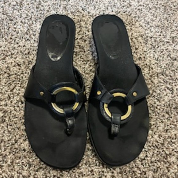 Enzo Angiolini | Shoes | Enzo Angiolini Black Leather Brass Ring Flip ...